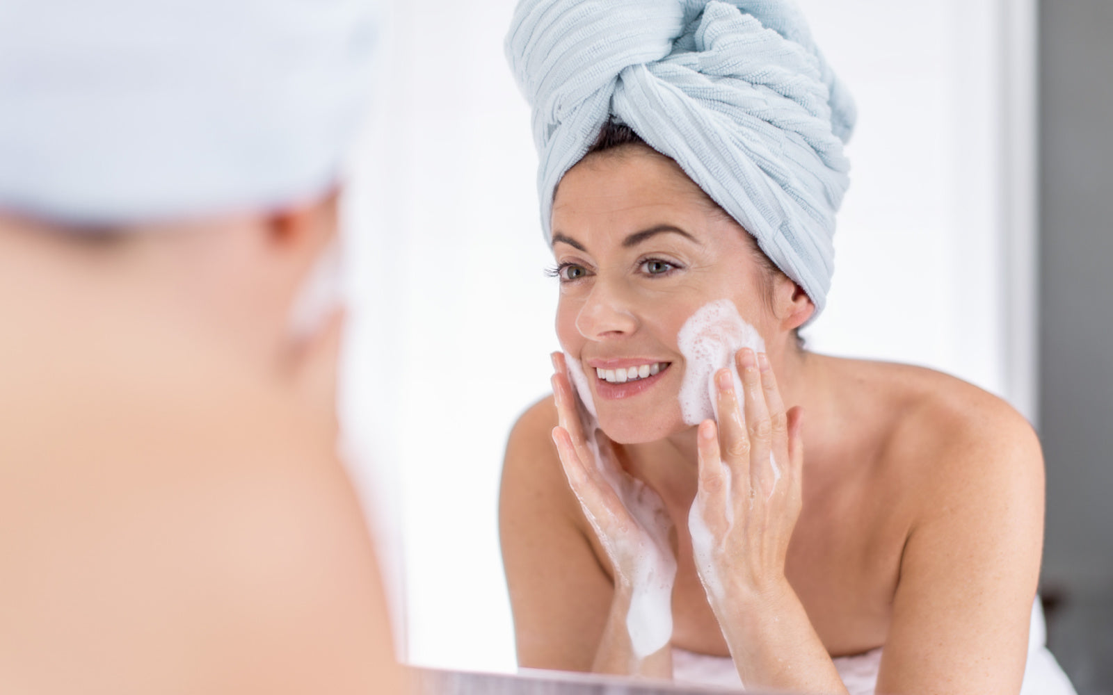 12 Ways to Remove Sunscreen from Your Face, Body, and Clothing ...